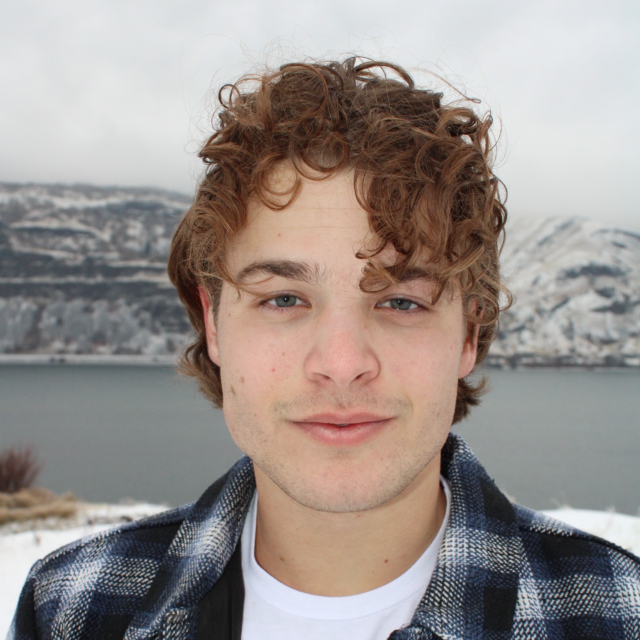 Max McNown - Love Me Back lyrics | Musixmatch